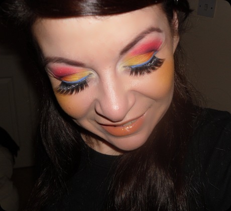 Le petit jardin de liloo: Toucan Inspired Makeup / FOTD